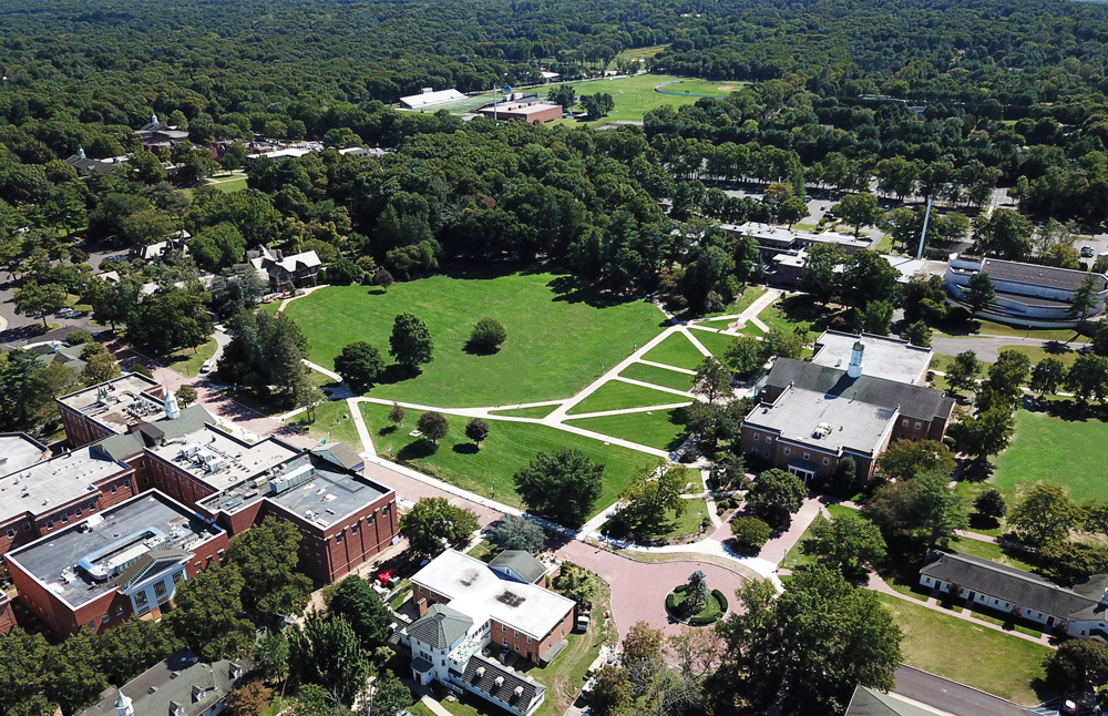 Long Island University - son représentant officiel StudiesUP